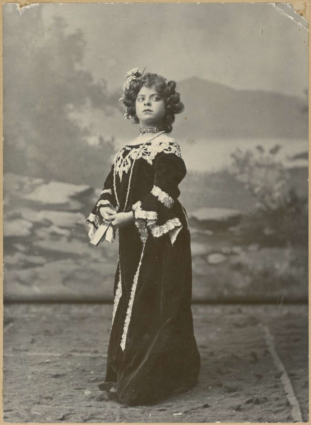 Daphne photographed in Shanghai – Forgotten Australian Actors