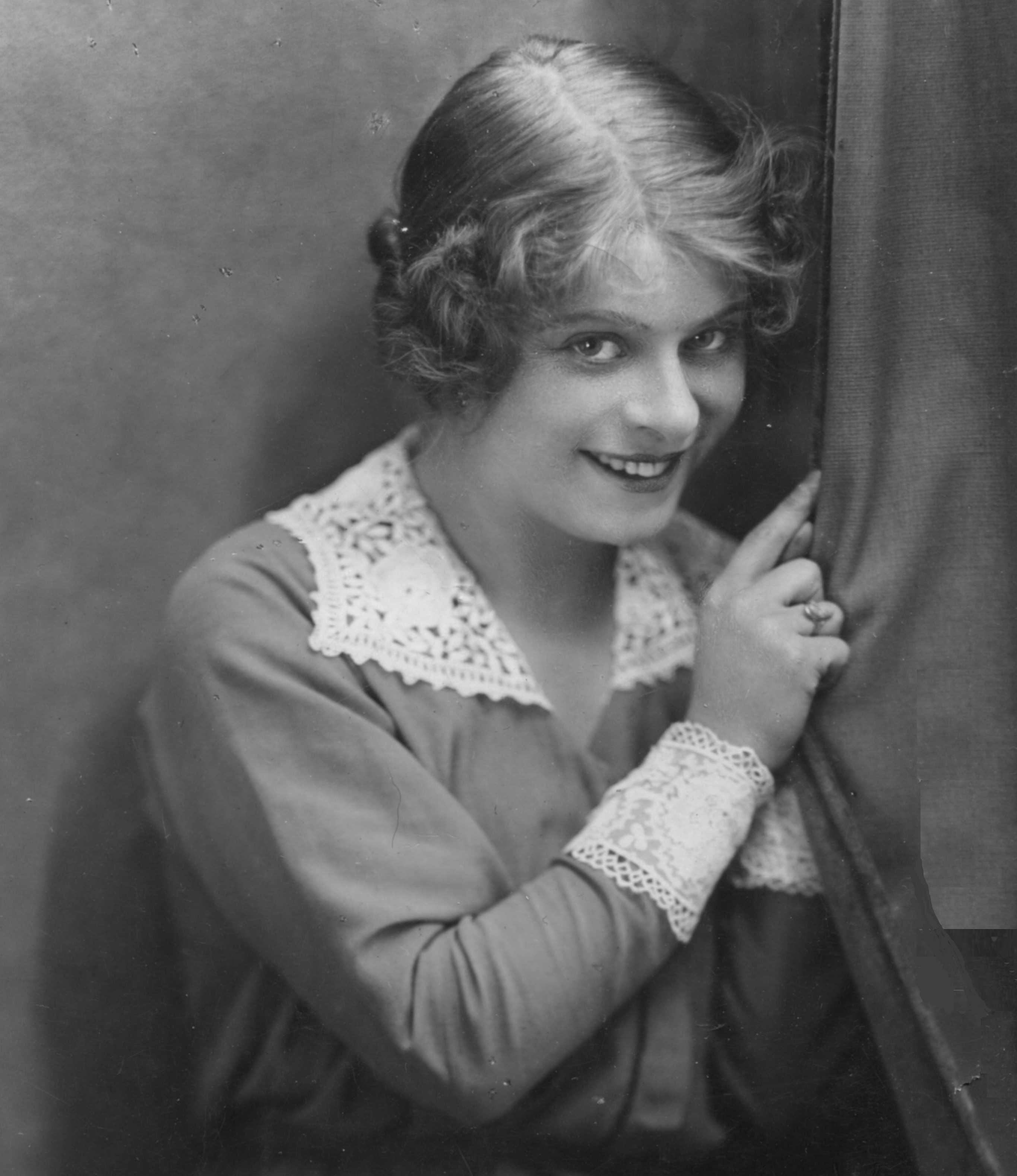 Daphne Pollard in 1916 – Forgotten Australian Actors